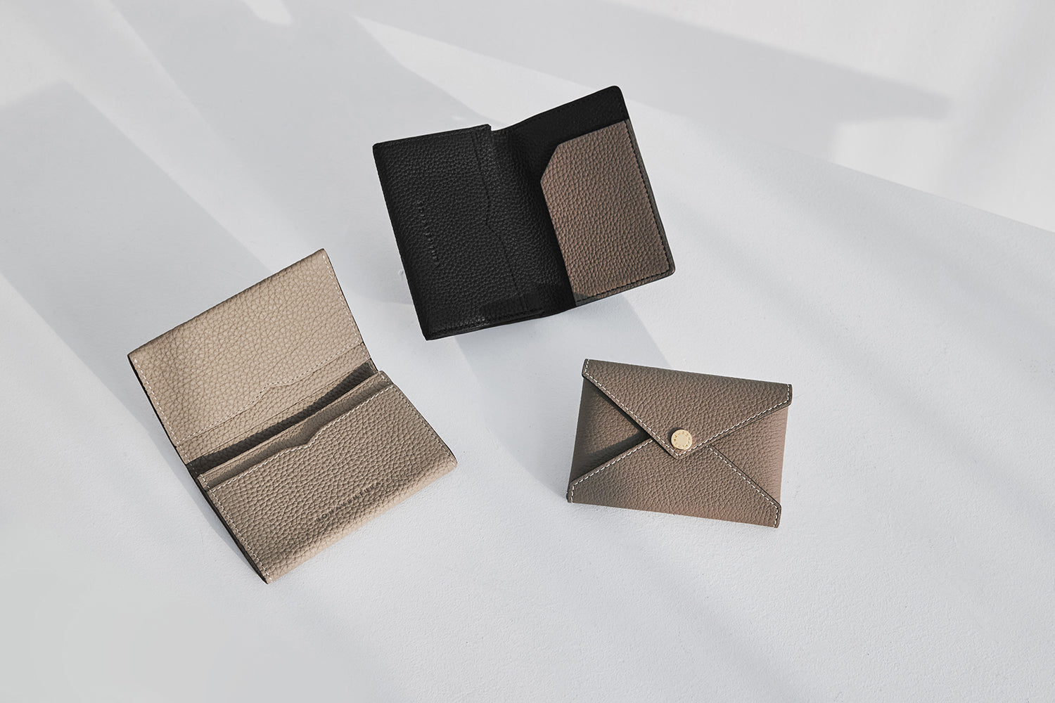 Premium Leather Card Cases – Sleek & Functional | BONAVENTURA