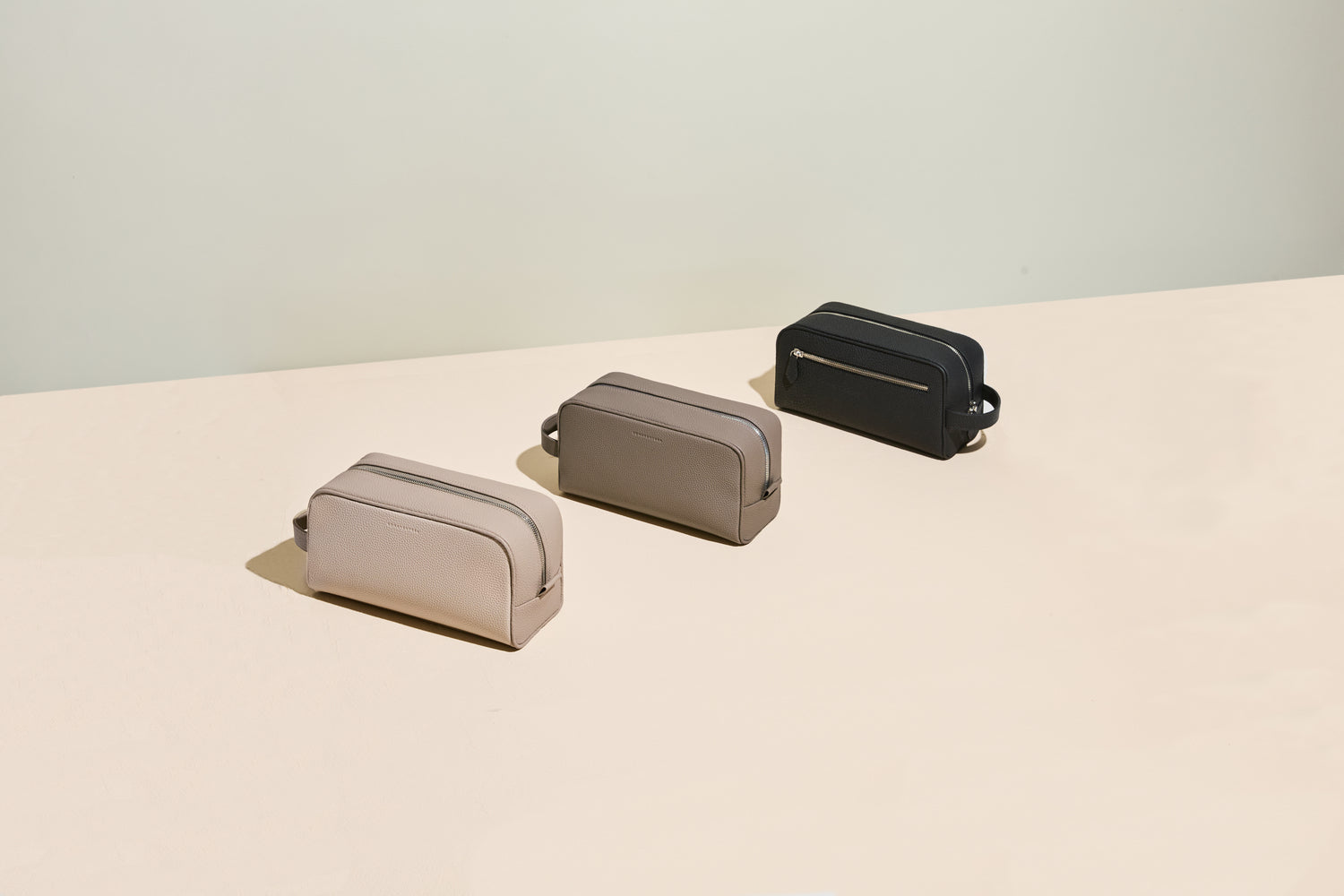 Men's Pouches – Elegant & Practical Leather Accessories | BONAVENTURA